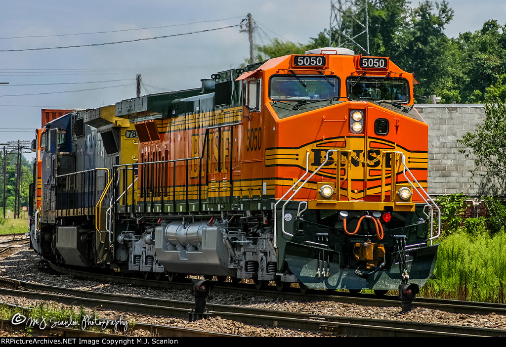 BNSF 5050 | GE C44-9W | BNSF Thayer South Subdivision